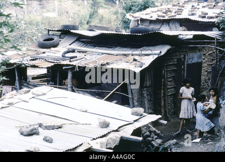 el salvador displaced people terrible living conditions Stock Photo - Alamy