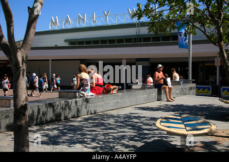 People enjoy the hot sunny weather as the latest heatwave approaches on ...