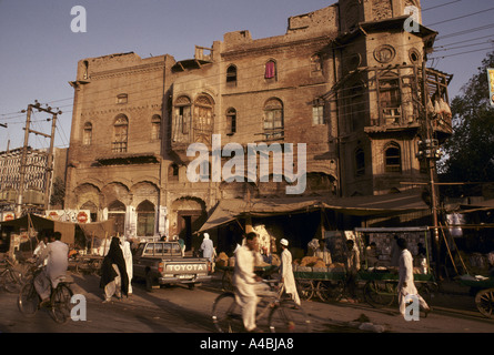 Busy street scene Pakistan Stock Photo - Alamy