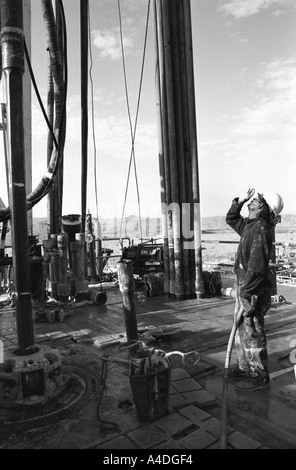 Drilling rig, Dumbar oil fields in the Kirthar National Park, Pakistan ...