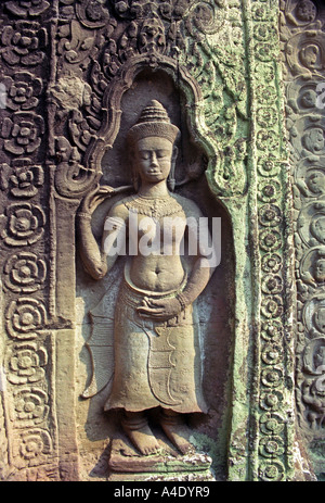 Stone statue of standing Hindu female God Parvati Stock Photo - Alamy