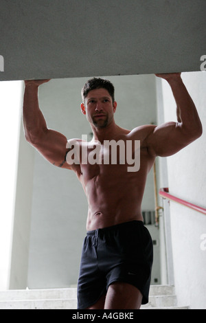 bodybuilder male in awesome shape Stock Photo - Alamy