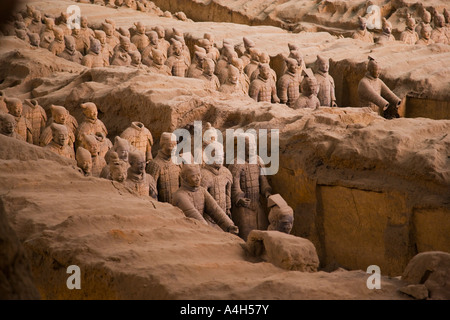 China: A warrior from the terracotta army guarding the tomb of Qin Shi ...