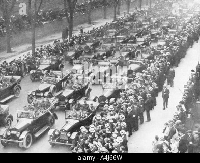 WWI Victory Celebration, New York City, USA, November 11, 1918 Stock ...