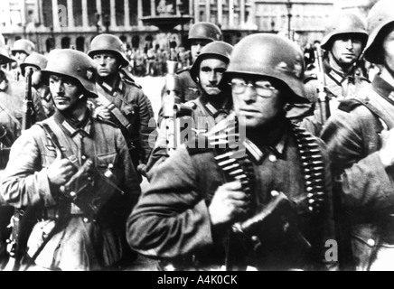 German soldiers marching in Paris, 14 June 1940. A parade of German ...