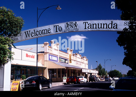 Tanunda, town in the Barossa Valley and 1918 bistro and grill ...