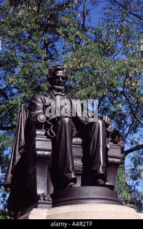 Chicago Illinois A statue of Abraham Lincoln in Grant Park Stock Photo ...