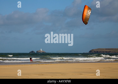 kite surfing at hayle cornwall Stock Photo - Alamy
