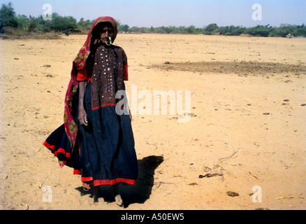Tribal Jat woman in a rural village in the district of Kutch, Gujarat ...