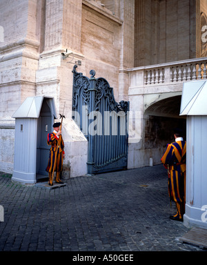 Vatican guard. Rome, Italy Stock Photo - Alamy