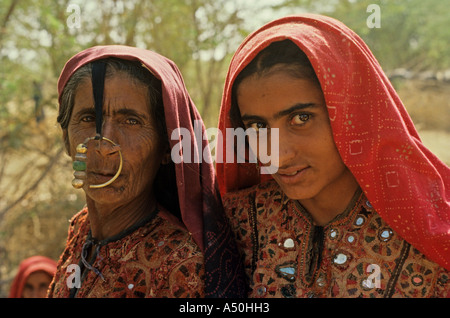 Dhaneti jat women at Kutch in Gujarat India Stock Photo - Alamy