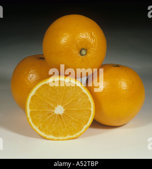 Whole section orange fruit variety Rhode Red Valencia Stock Photo - Alamy