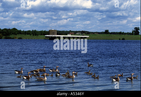Alton reservoir in Suffolk, owned and run by Anglia Water who supply ...