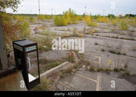 Overgrown Parking Lot of Closed Auto Factory Stock Photo - Alamy