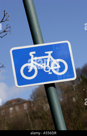 Sign Cycle track Stock Photo - Alamy