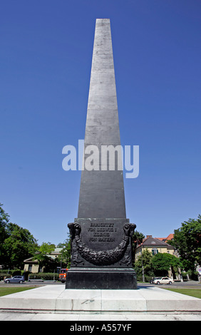 Karolinenplatz with obelisk in Munich Stock Photo - Alamy