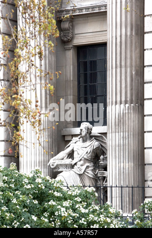 Statue in Muscovy Street London England Stock Photo: 3664725 - Alamy
