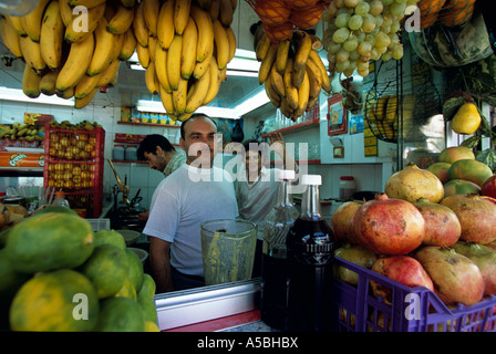 Shop selling fruits in Syria Stock Photo - Alamy