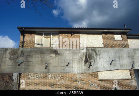 run down council flat in London Stock Photo: 10642223 - Alamy