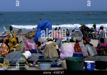 A Mauritanian woman in traditional clothing Nouakchott Mauritania Stock ...
