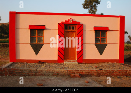 pink house and windows Stock Photo - Alamy