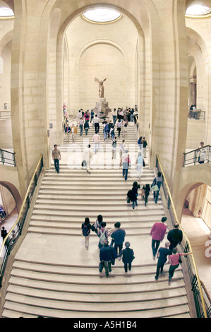 Grand Louvre museum The Winged Victory of Samothrace, Louvre Museum ...