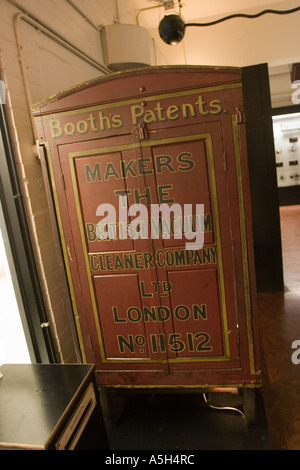 1905 Booth Vacuum Cleaner in The Science Museum, South Kensington ...