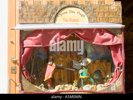 Opera dei Pupi is the traditional sicilian marionette theater, Sicily ...