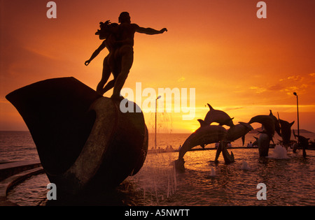 Continuity of Life Monument at Pacific coast, Paseo Claussen, Mazatlan ...
