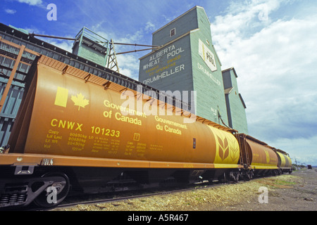 Canada Prairies Alberta Drumheller Wheat Pool grain elevators JMH0227 ...