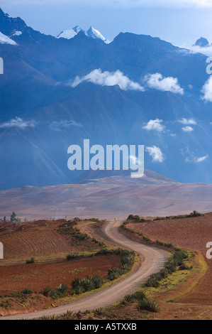 Mt Chicon & the Cordillera Urubamba (Andes) above the road to Marras on ...