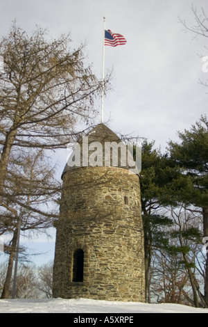 Massachusetts Provincial Powder House at Powder House Square ...