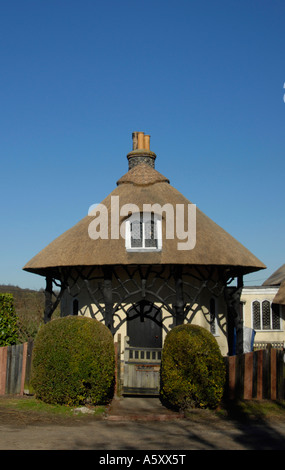 Thatched cottage Roudham Norfolk uk Stock Photo - Alamy