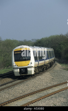 A Class 168 diesel multiple unit number 168322 working a Chiltern ...