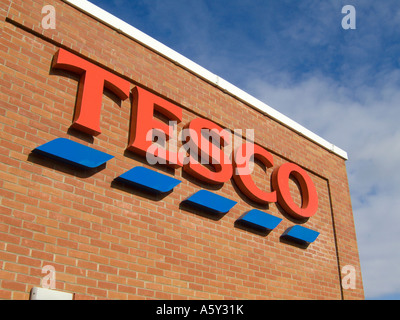 Tesco Logo on Side of Supermarket Building Stock Photo - Alamy