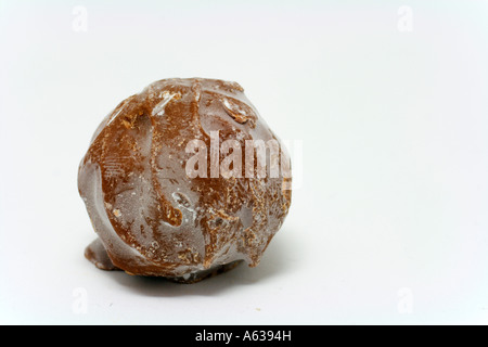 A single chocolate truffle Stock Photo - Alamy