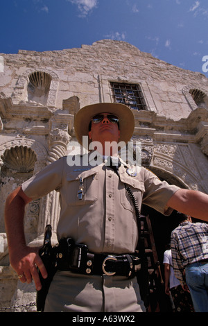 Texas Ranger Stands Guard At The Alamo San Antonio Texas Stock Photo ...