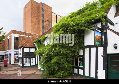 The Bull public house Bracknell Stock Photo - Alamy