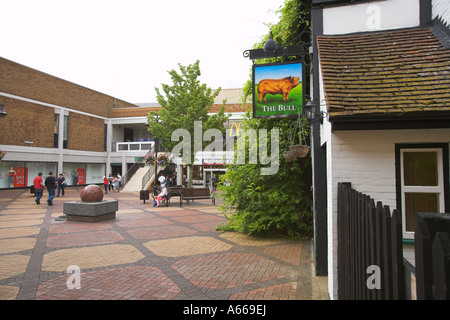 The Bull public house Bracknell Stock Photo - Alamy