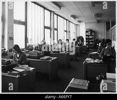 Typing Pool office work 1970s UK. Women workers working in a the City ...