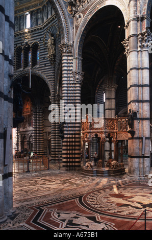 Toskana Siena Cathedral interior pulpit Stock Photo - Alamy
