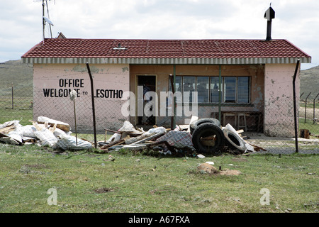Border post South Africa Lesotho Sani Pass 4x4 Stock Photo - Alamy