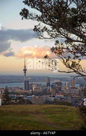 City Skyline At Sunset In Auckland New Zealand Stock Photo - Alamy