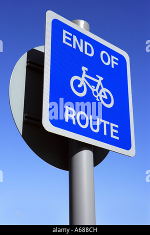 End of route blue cycling sign with bicycle symbol Stock Photo - Alamy