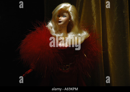 Hollywood Cast Party Barbie doll Stock Photo - Alamy