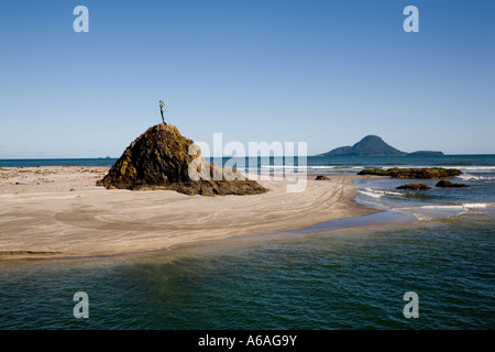 New Zealand Whakatane Statue of Wairaka lady on the rock Biki painted ...