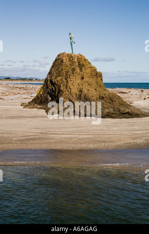 Statue of Wairaka, at the mouth of the Whakatane River, New Zealand ...