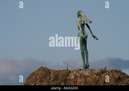 Statue of Wairaka, at the mouth of the Whakatane River, New Zealand ...