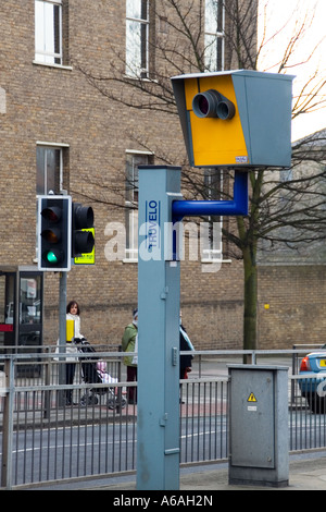 A Gatso traffic light camera (facing traffic light) in Hammersmith ...