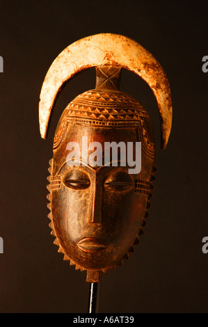 White fang tribe mask west africa dsca 0872 Stock Photo - Alamy